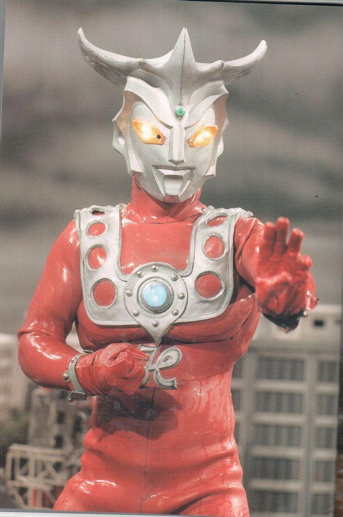 雷欧·奥特曼 - 快懂百科